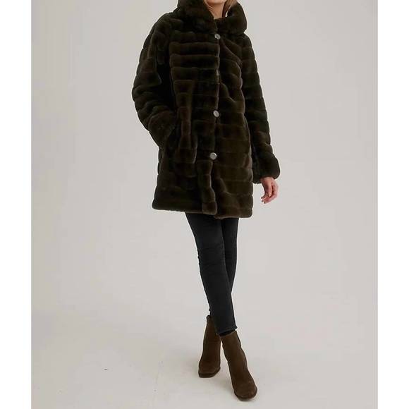 NIKKI JONES | Jackets & Coats | New Nikki Jones Faux Fur Reversible ...
